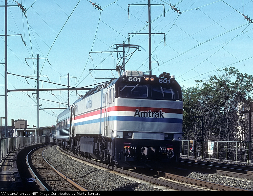 AMTK 601 With a SB Clocker at 5:37 pm